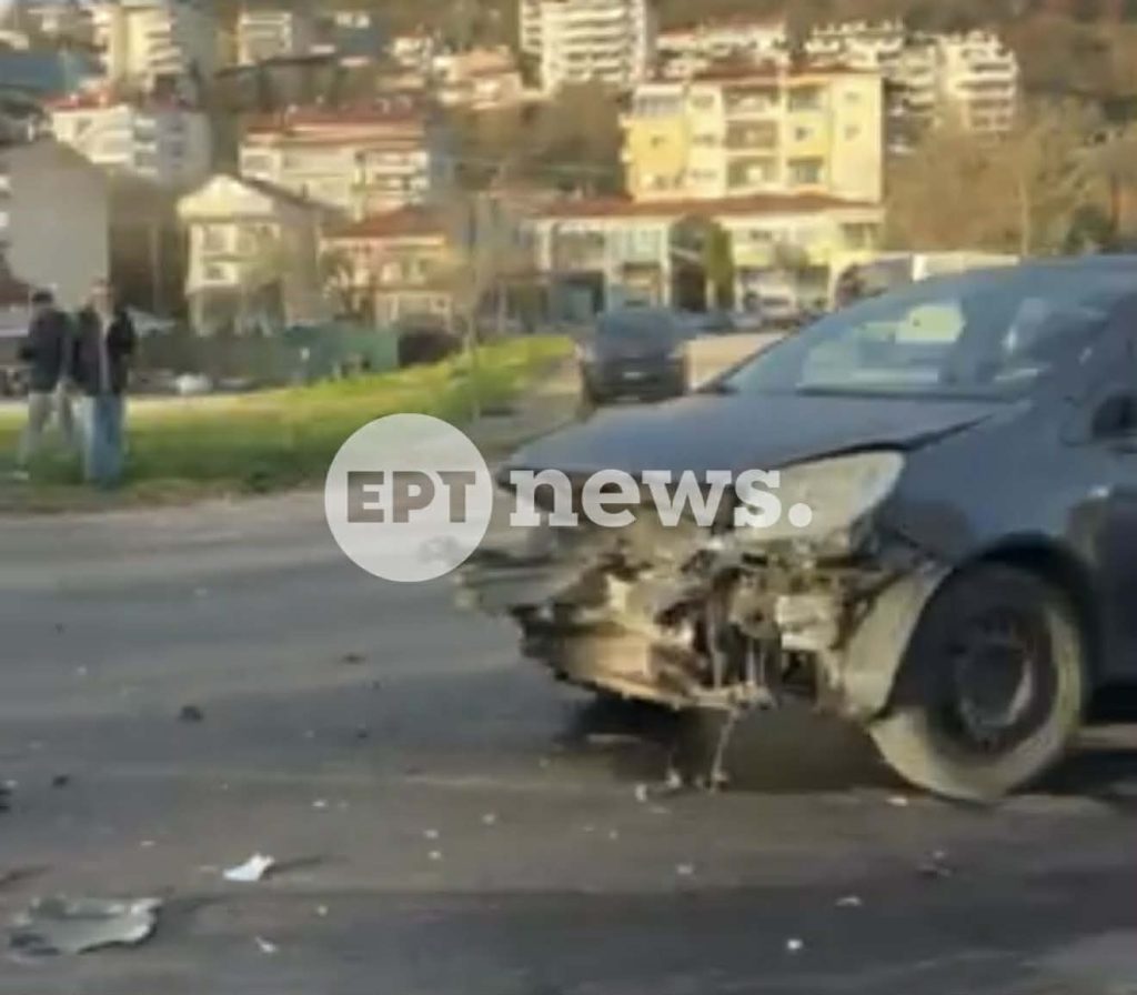 Σοβαρό Τροχαίο στην Είσοδο της Καστοριάς: Ισχυρή Σύγκρουση Δύο Ι.Χ ...